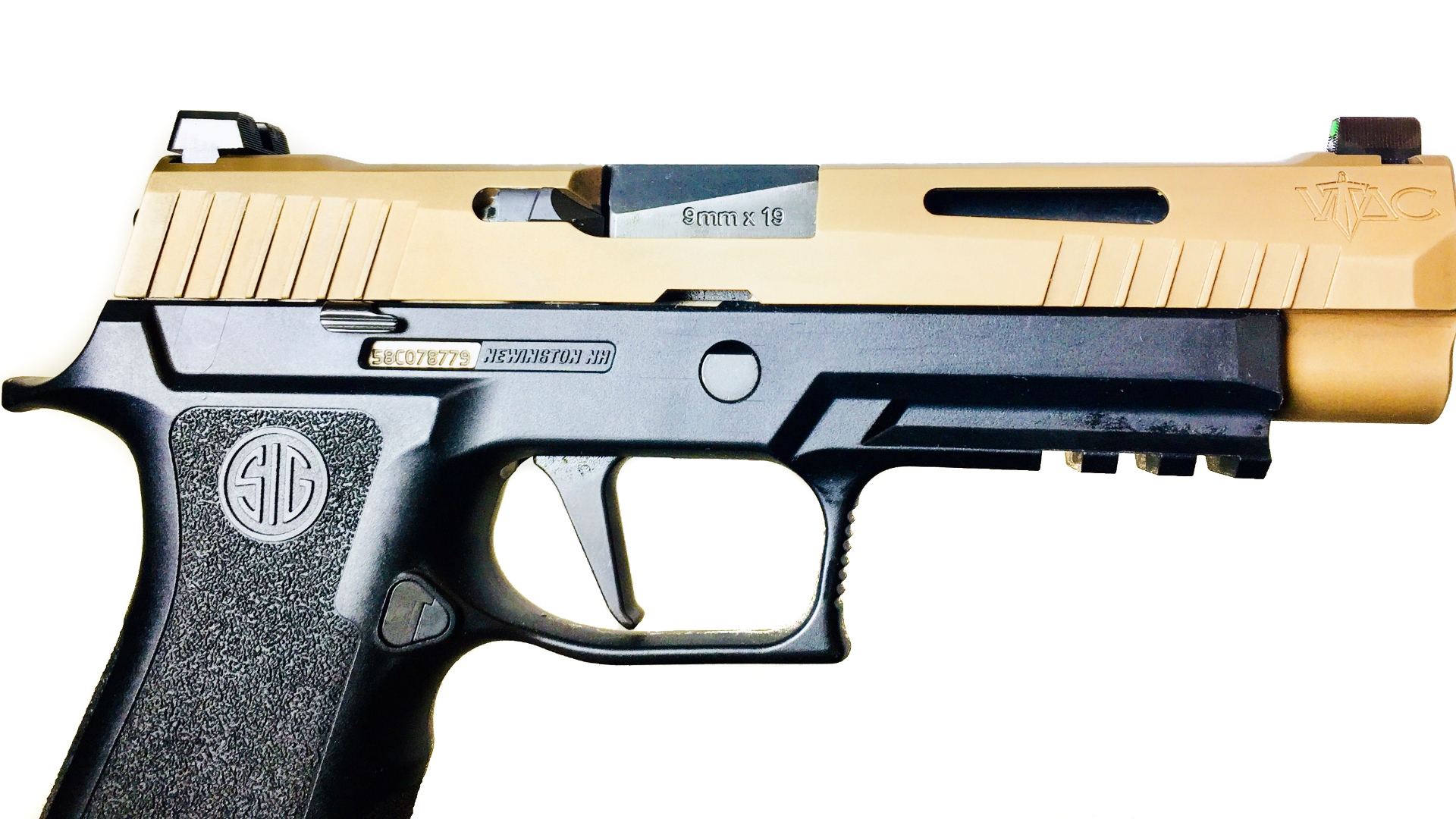 Gear Scout reviews the Sig Sauer P320 VTAC